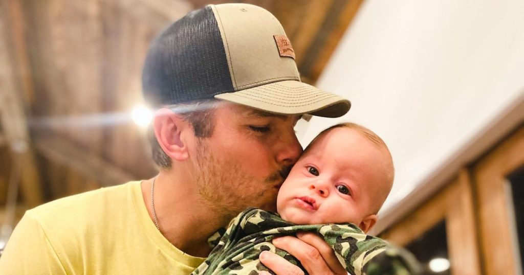 Granger Smith Teaching Son Maverick to Swim After River’s Death - Faith ...
