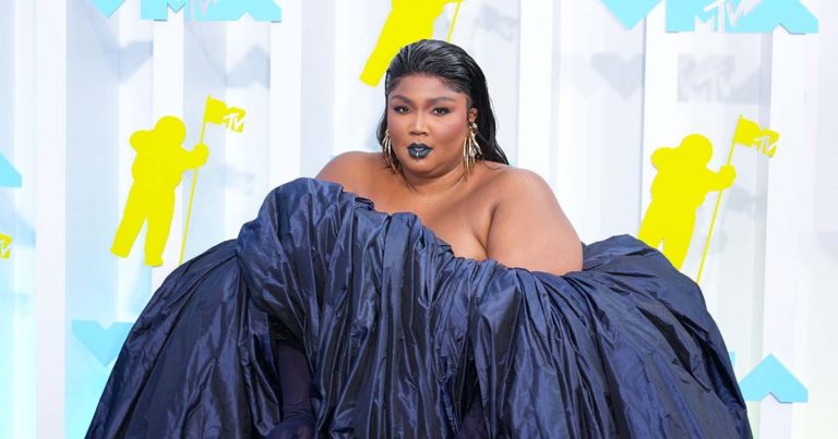 Lizzo Plays James Madison’s 200-Year-Old Crystal Flute - Faith Family ...