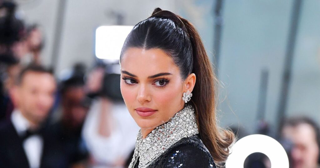 Kendall Jenner Goes Topless in Daring Little Black Dress: Photo - Faith ...